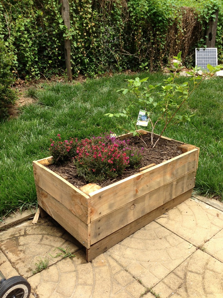 Planter Boxes Made from Wooden Pallets – Pallet Wood Projects