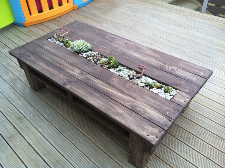 11 Amazing Recycled Pallet Tables with Planters – Pallet Wood Projects