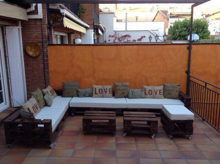 U Shaped Pallet Sofa Ideas – Pallet Wood Projects