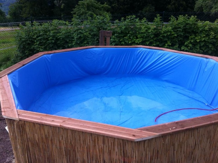 DIY Pallet Swimming Pool / Hot Tub – Pallet Wood Projects