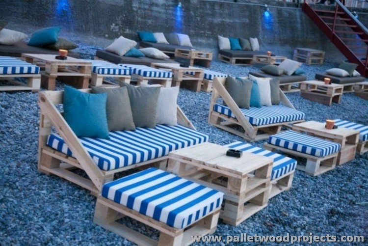Pallet Outdoor Seating Arrangment – Pallet Wood Projects