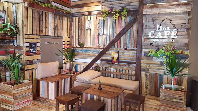 Pallet Made Cafe – Pallet Wood Projects
