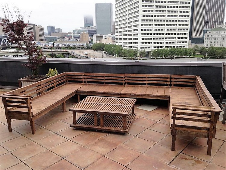 U Shaped Pallet Sofa and Table – Pallet Wood Projects