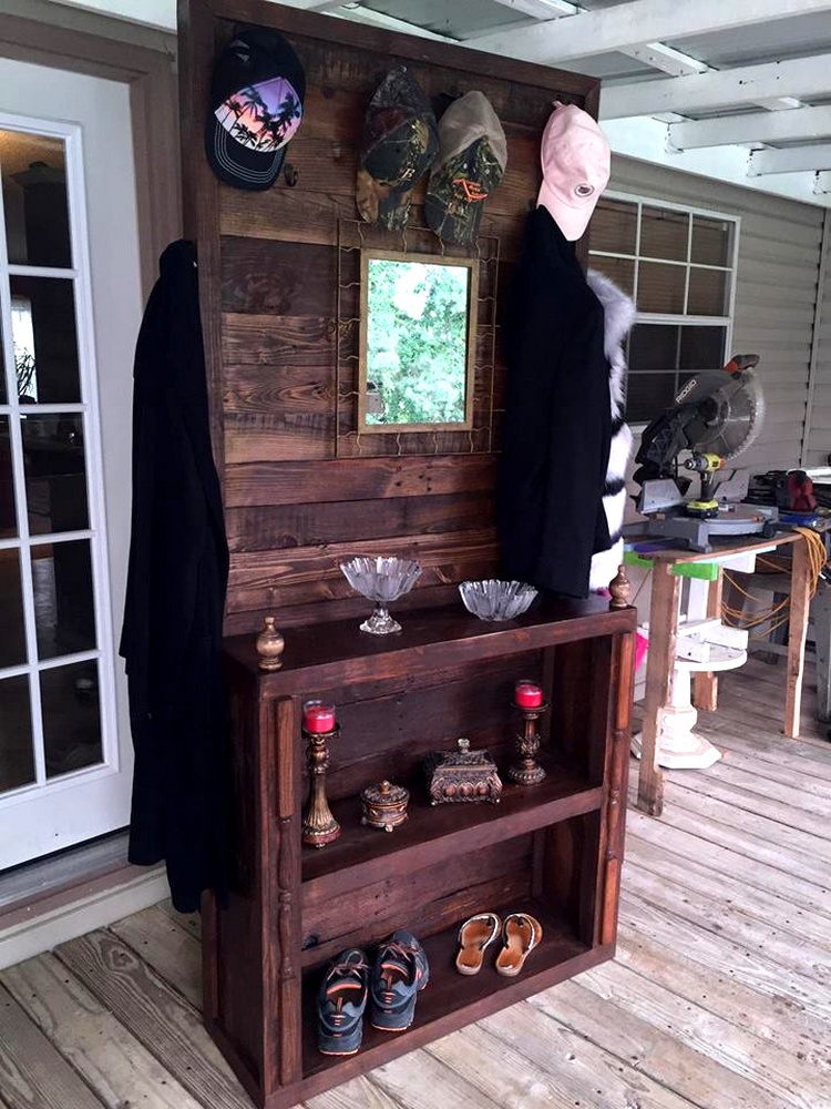 Wood Pallet Hall Tree – Pallet Wood Projects