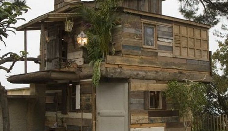 Wood Pallet Tree House – Pallet Wood Projects