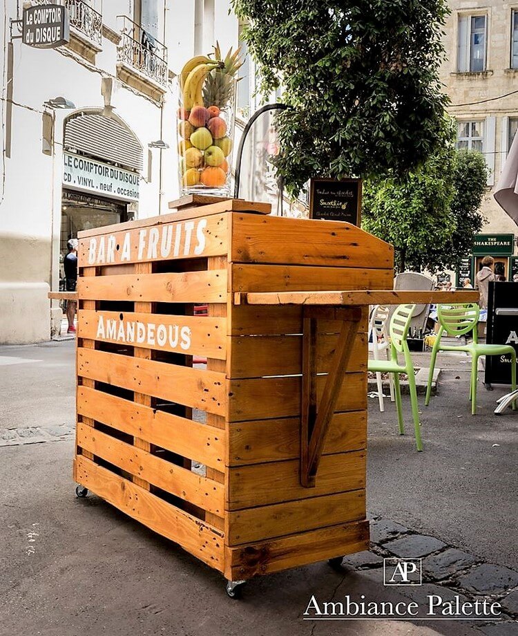 Fruits Bar Made Out of Wood Pallets – Pallet Wood Projects