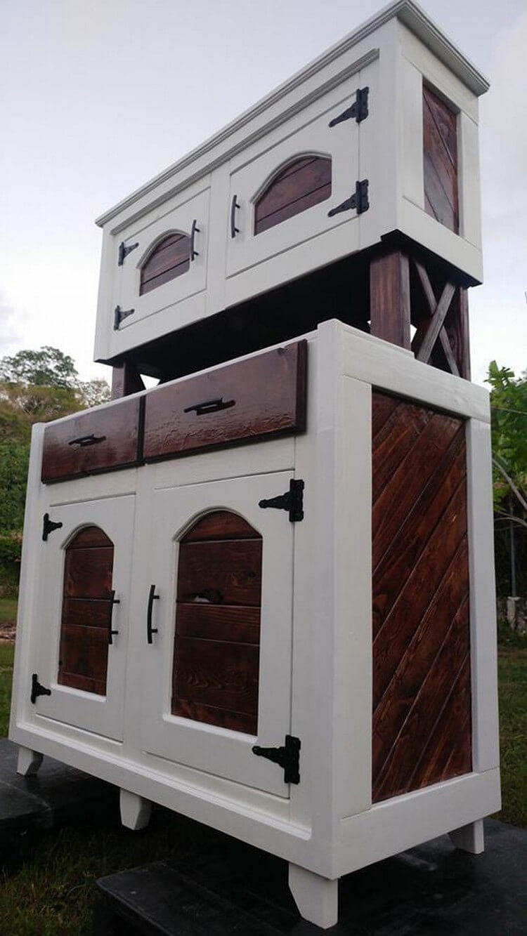 Recycled Wood Pallets Made Hutch – Pallet Wood Projects