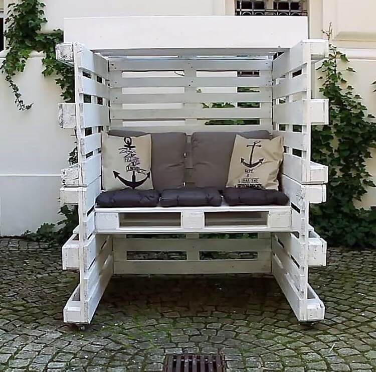 Wood Pallet Enclosed Seating Area with Comfy Cushions – Pallet Wood ...