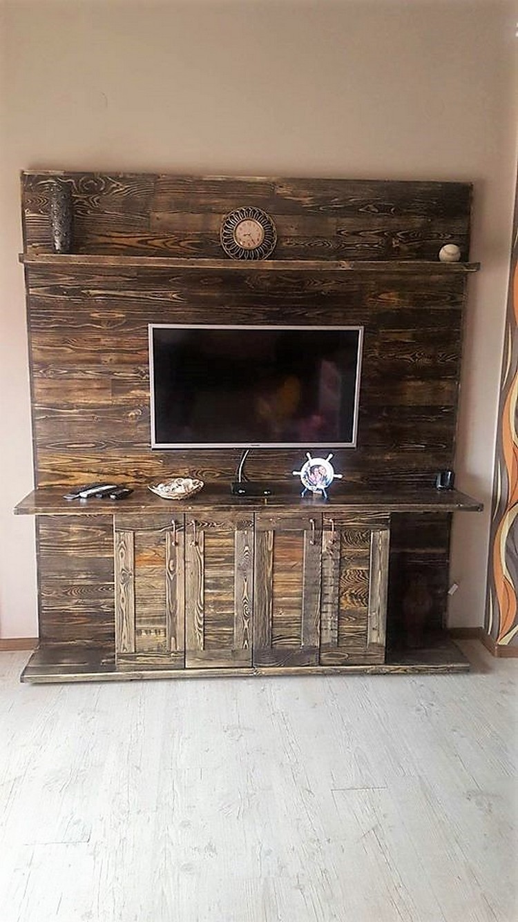 Wood Pallets Made Entertainment Center – TV Stand – Pallet Wood Projects
