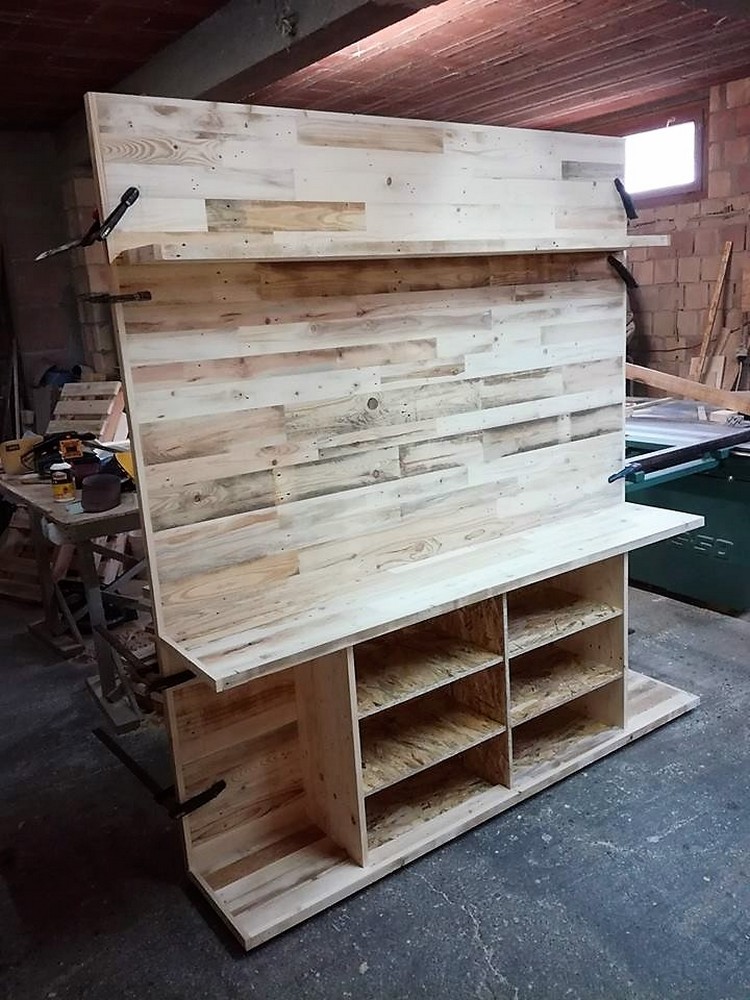 Wood Pallets Made Entertainment Center – TV Stand – Pallet Wood Projects