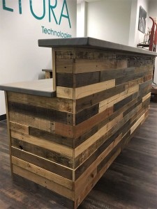 Wood Pallets L-Shape Desk / Counter and Bar Table – Pallet Wood Projects
