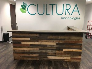 Wood Pallets L-Shape Desk / Counter and Bar Table – Pallet Wood Projects