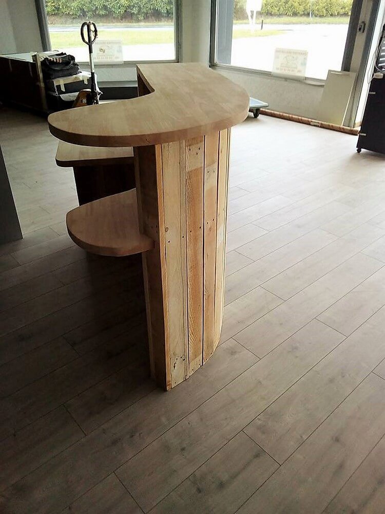 Wood Pallet Shop Counter or Reception Desk – Pallet Wood Projects