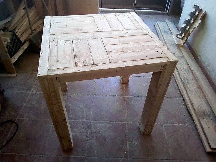 DIY Recycled Pallet Table: Step by Step Plan – Pallet Wood Projects