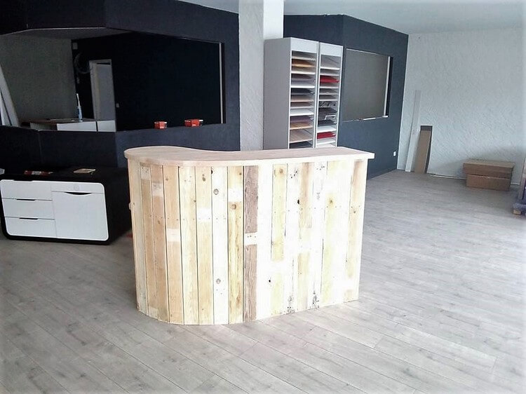 Wood Pallet Shop Counter or Reception Desk – Pallet Wood Projects
